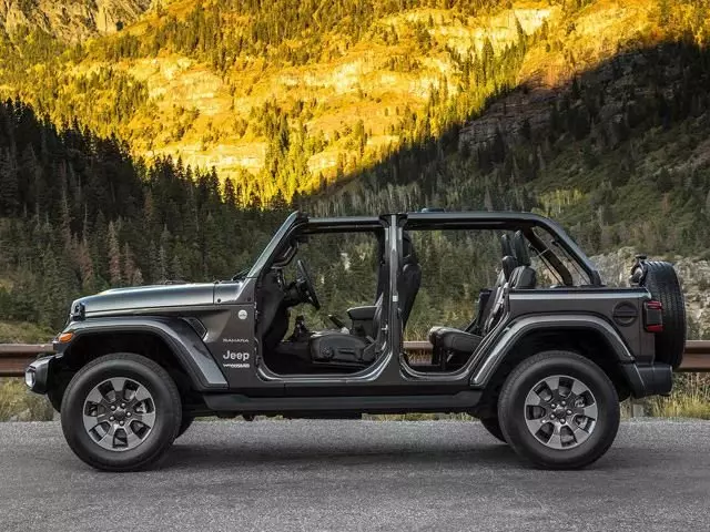 Dëst ass de ganz neien 2018 Jeep Wrangler 74786_2