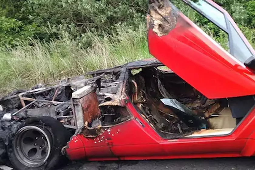 Marwadzo Uye Kushungurudzika Ndiyo Iyi Yakacharwa Lamborghini Countach 74789_2