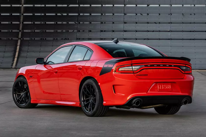 มีอะไรใหม่บ้างสำหรับ Dodge Charger ปี 2019 บางรุ่น? ตัวเลือกแถบที่ยอดเยี่ยม 74864_8