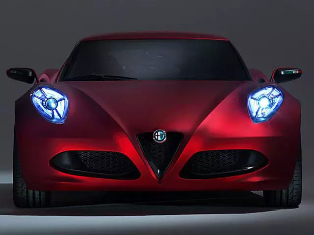 Ferrari motorên nû ji bo Alfa Romeo pêşve dike 74931_1