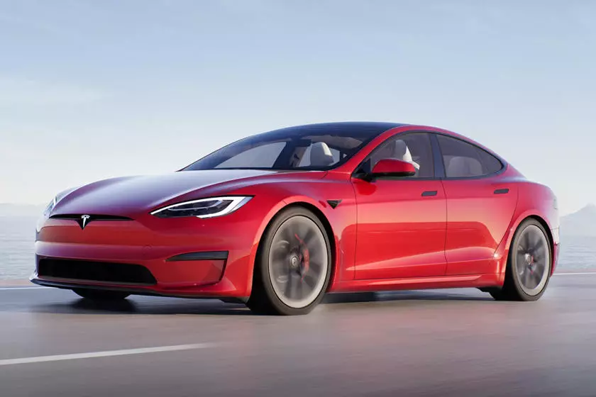 2021 Tesla Model S Кариран изглед отпред за шофиране