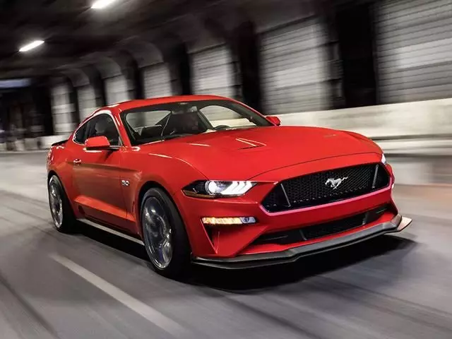 Naujasis Ford Mustang GT Performance Pack iššūkis Camaro SS 1LE 75189_1