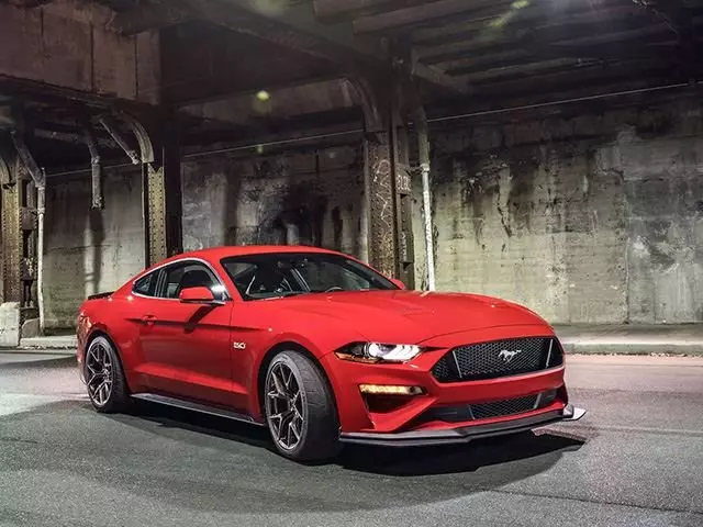 نئون Ford Mustang GT پرفارمنس پيڪ چيلينجز ڪيمارو SS 1LE 75189_3