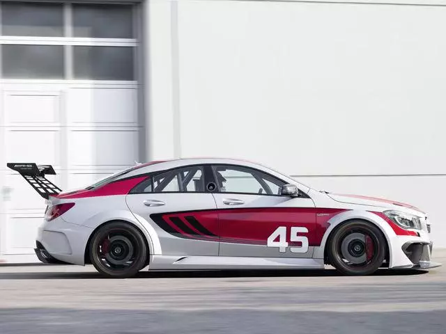 Mercedes CLA45 AMG Racing Series Concept Screeches menyang Frankfurt 75297_3