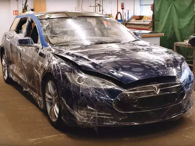Кто-то превращает свою Tesla Model S в Shooting Brake 75328_1