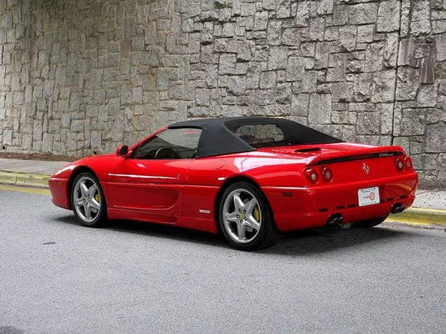 Supercars Kwenye Bajeti ya $50,000: Ferrari Mwongozo Na V8 ya Mbinguni 75376_1