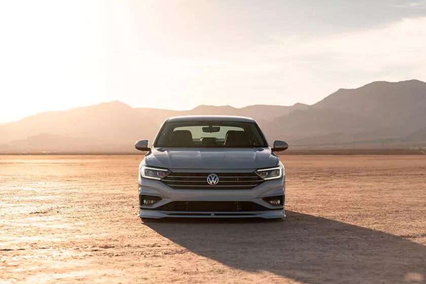 Volkswagen Ya Bayyana Sabon Jetta Wanda Za'a Iya Gyara A SEMA 75559_4