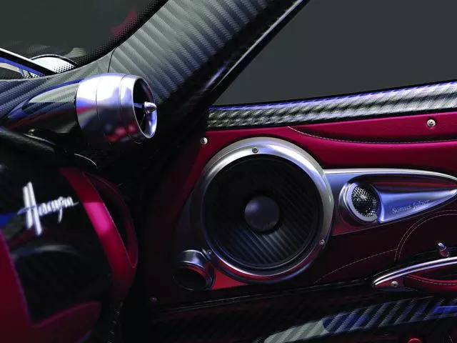 Pagani revela el nuevo estéreo de Huayra 75635_2