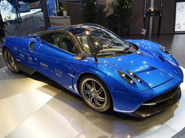 Pagani revela el nuevo estéreo de Huayra 75635_3