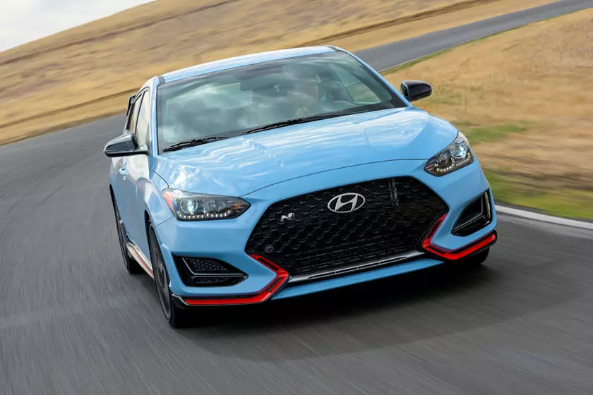 Hyundai Veloster N mun mylja aðra heita hatchbacks á verði 75702_1