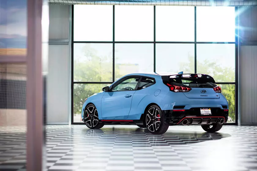 Hyundai Veloster N mun mylja aðra heita hatchbacks á verði 75702_5