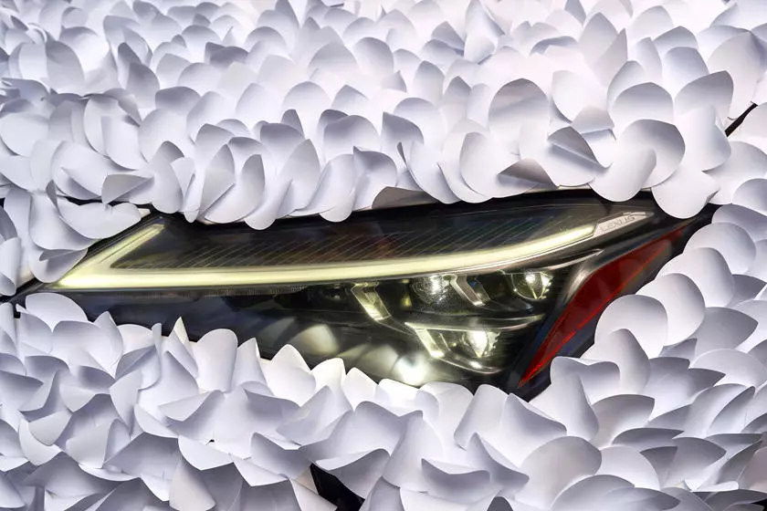 Carro de arte Lexus UX coberto de papel inspirado nos jardins zen japoneses 75719_8