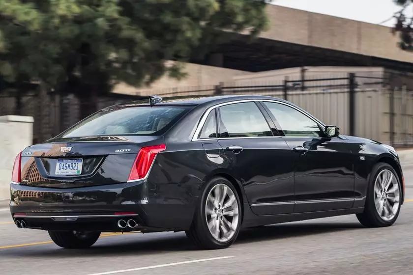 Siêu du thuyền Cadillac sắp có thêm nhiều loại xe nữa 75826_4