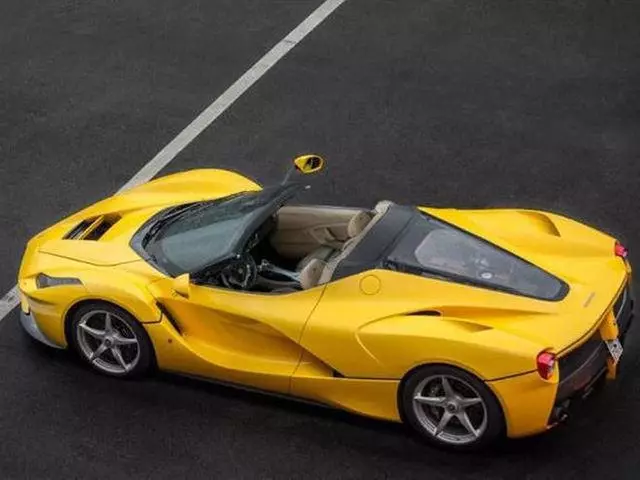 LEAKED: LaFerrari Spider montre nan evènman eksklizif 75872_1