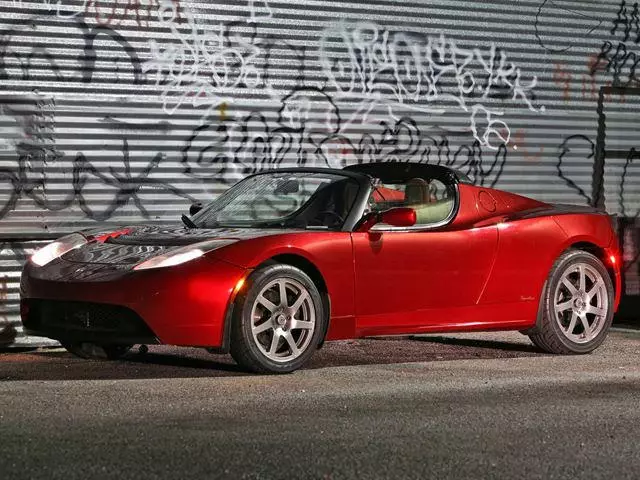 Tesla Anakubali Kutumia Lotus kwa Roadster yake Ilikuwa Kosa 76007_1