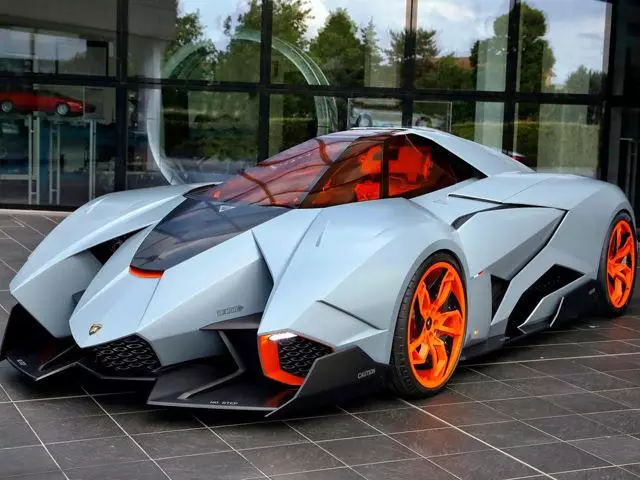 “Lamborghini Egoista” düşünjesi Italiýada görkezilýär 76085_1