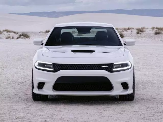 Dodge slipper opladeren SRT Hellcat løs – Verdens hurtigste sedan 76106_3