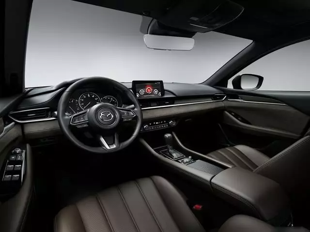 Salutați Mazda6 2018: mai mult premium și mult cuplu 76232_2