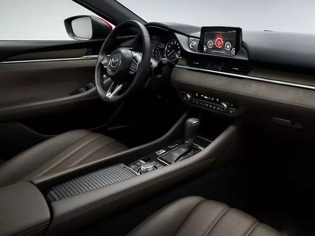 Isulti Hello Sa 2018 Mazda6: Dugang Premium Ug Daghang Torque 76232_3