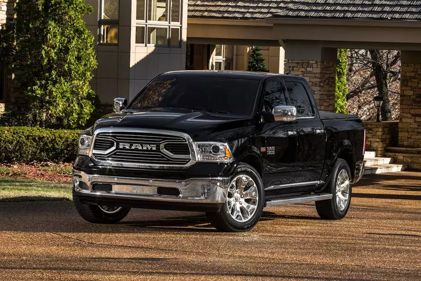 1.4 lab Ram Trucks rov qab vim tias Lub Tailgate tuaj yeem qhib yam tsis ceeb toom 76434_4