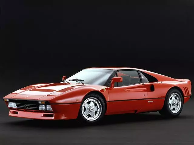 Wärend Ferrari en neien Dino debattéiert, wéi wier et mat dësem Reborn 288 GTO? 76610_2
