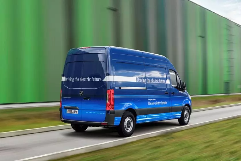 Mercedes-Benz Ṣe afihan Van Electric ti o yẹ ki o ṣe akiyesi Tesla 76623_3