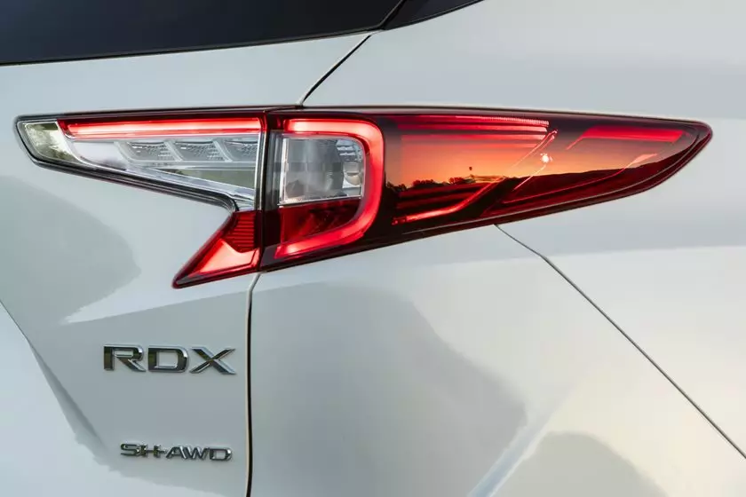 Нархи пойгоҳи 2019 Acura RDX аз соли гузашта бетағйир боқӣ мемонад 76688_5