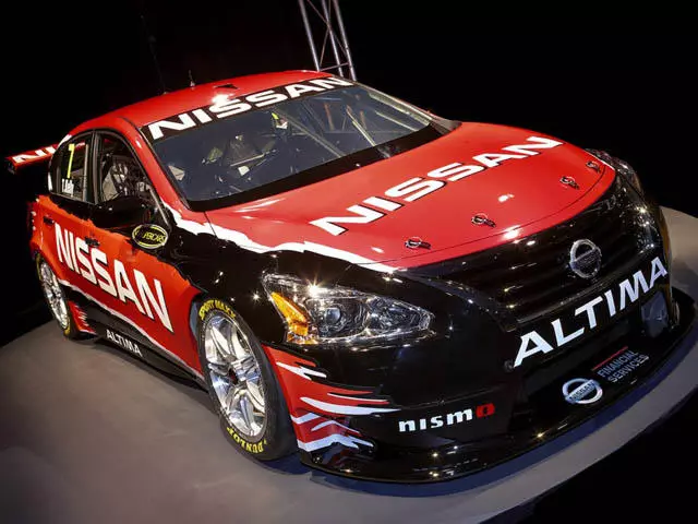 Nissan afslører Altima V8 Supercar i Australien 76728_1