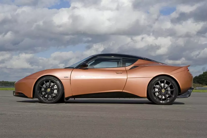 Lotus ඇත්තටම සැලසුම් කරන්නේ $2.5M 1,000-HP Electric Hypercar එකක්ද? 7674_3