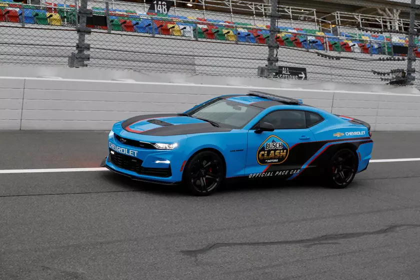 Chevrolet подтверждает Camaro 2022 года в знакомом новом цвете 76852_2