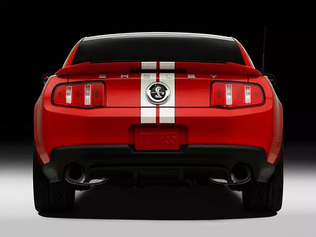 Anwụdere nwa dị afọ 19 a na-eme 208 MPH na Mustang 2011? 77068_3