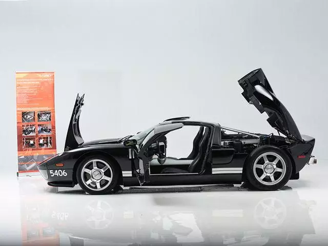 Првиот функционален прототип на Ford GT може да биде ваш 77228_1