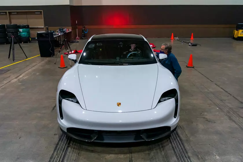 Porsche Taycan Turbo S Smashes Indoor Top Speed Record 77329_11