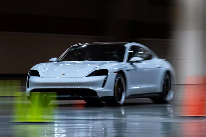 Porsche Taycan Turbo S Smashes Indoor Top Speed Record 77329_5