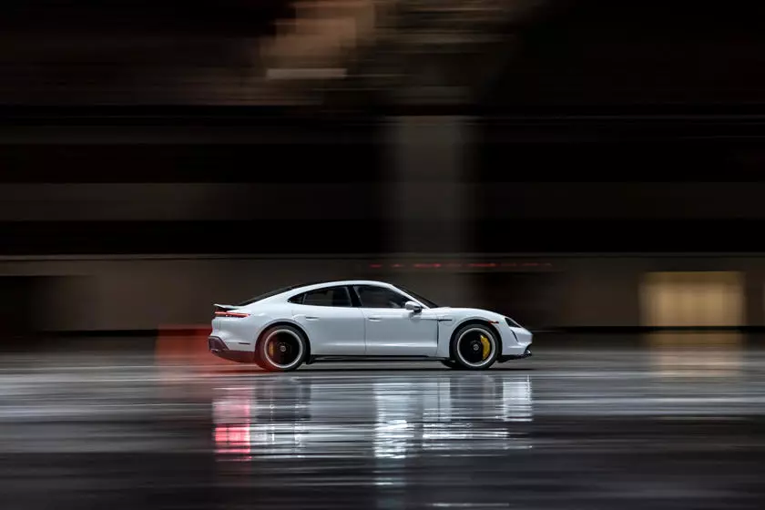 Porsche Taycan Turbo S Smashes Indoor Top Speed Record 77329_7