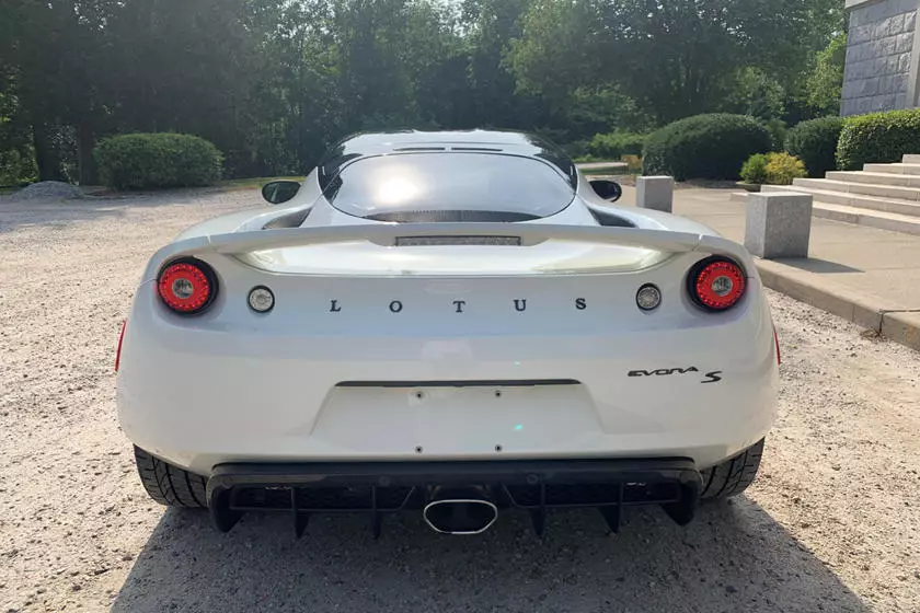 Es dauerte sieben Jahre, um diesen brandneuen Lotus Evora zu verkaufen 77386_3