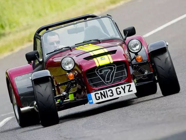 Caterham 620R ifite imbaraga 7 Nyamara 77518_1