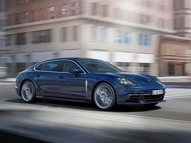 Porsche N Mu Panameras Tuntun Meji Wa Si Ifihan Aifọwọyi LA ti 2016 77674_1