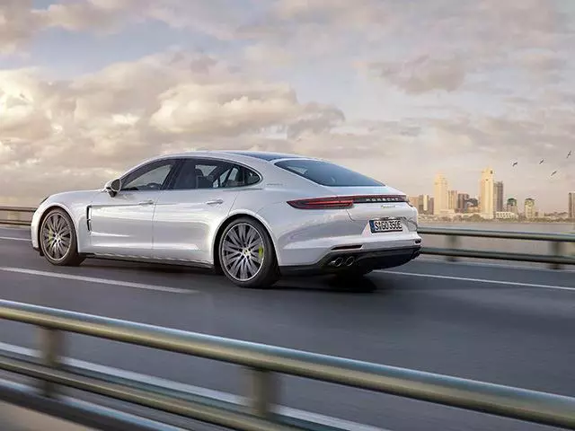 Porsche N Mu Panameras Tuntun Meji Wa Si Ifihan Aifọwọyi LA ti 2016 77674_3