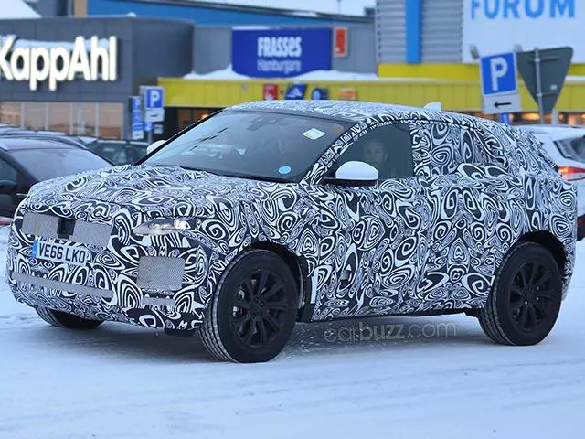 “Jaguar E-Pace” Germaniýanyň çaga ulaglary bilen söweşmäge taýyn boldy 77698_1