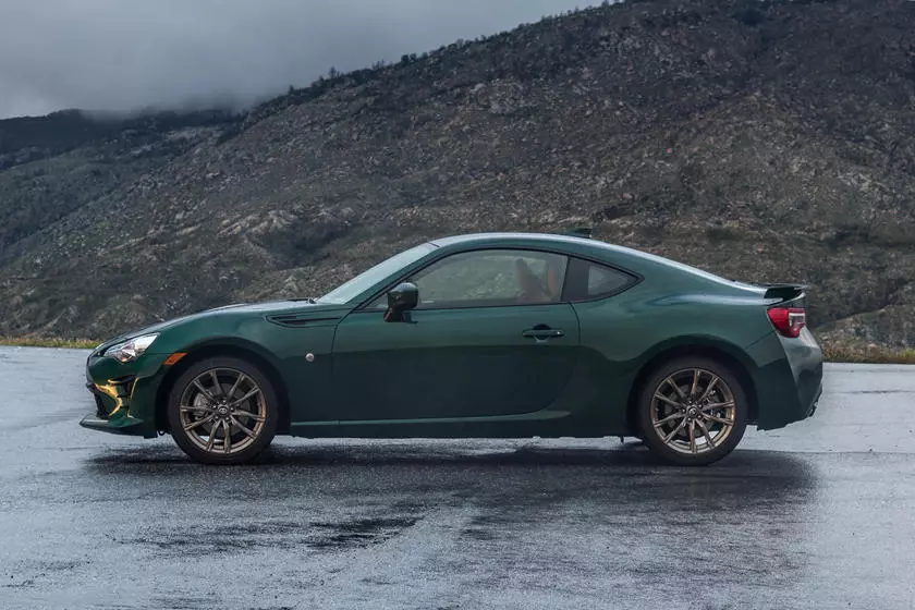 2019-2020 Toyota 86 Lateral View