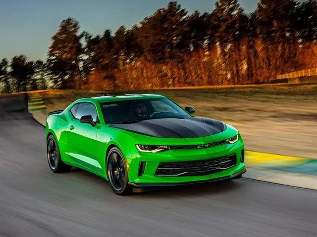 Mobil Amerika Perlu Membuat Drive Kanan: Chevrolet Camaro 77775_1