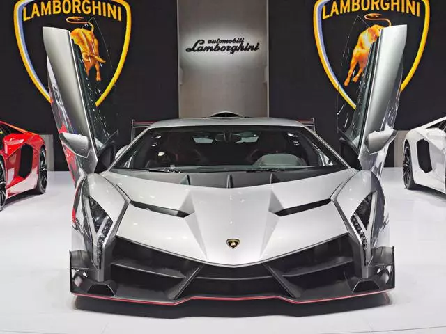 Lamborghini võib ju ehitada Veneno Roadsteri 78227_1