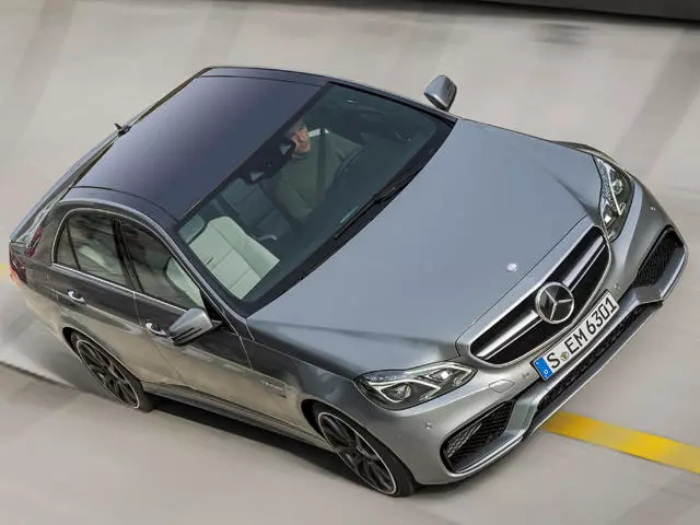 बेंज ने डेट्रॉइट के लिए E63 AMG की पुष्टि की 78394_1