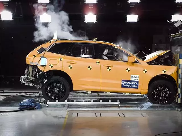 Volvo XC60 Kompakt SUV Artık Resmen Kaza Yapmak İçin Güvenli 7839_1