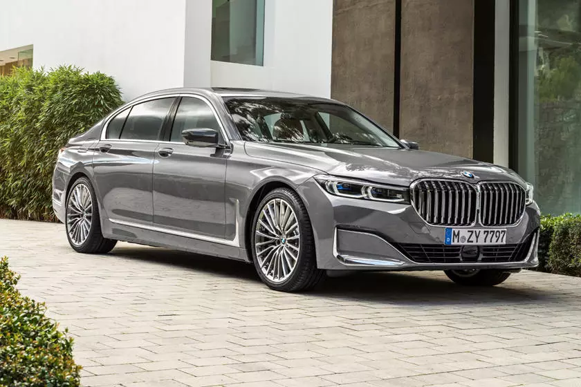 2020-2021 BMW 7 Series aurreko angeluaren ikuspegia