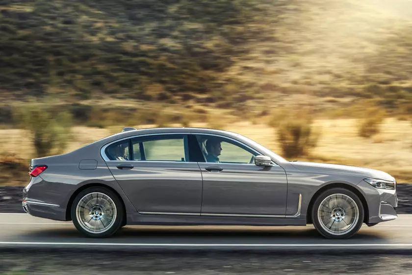 2020-2021 BMW 7 Series Side view රිය පැදවීම