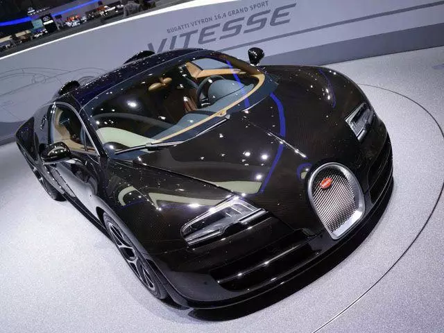 Bugatti представляет 3 родстера Veyron 78641_1