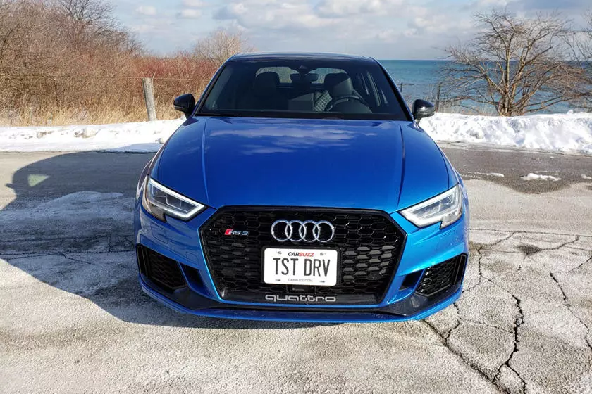 2019 Audi RS3 Test Drive-ის მიმოხილვა: ოთხი კარი, ერთი დახეული გასეირნება 79060_7