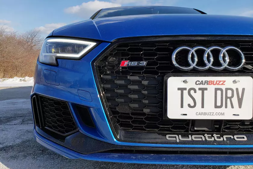 2019 Audi RS3 Test Drive-ის მიმოხილვა: ოთხი კარი, ერთი დახეული გასეირნება 79060_8